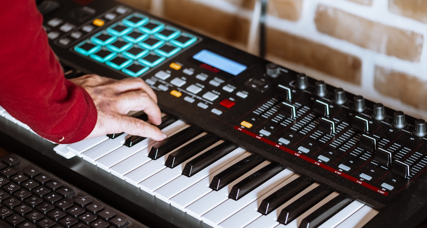 Van hiphop tot horror: de grote range van de synthesizersound | Het ...